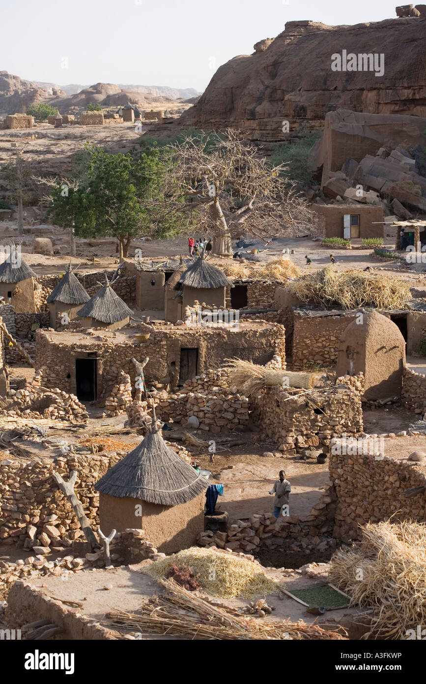 Dogon Tribe High Resolution Stock Photography and Images - Alamy