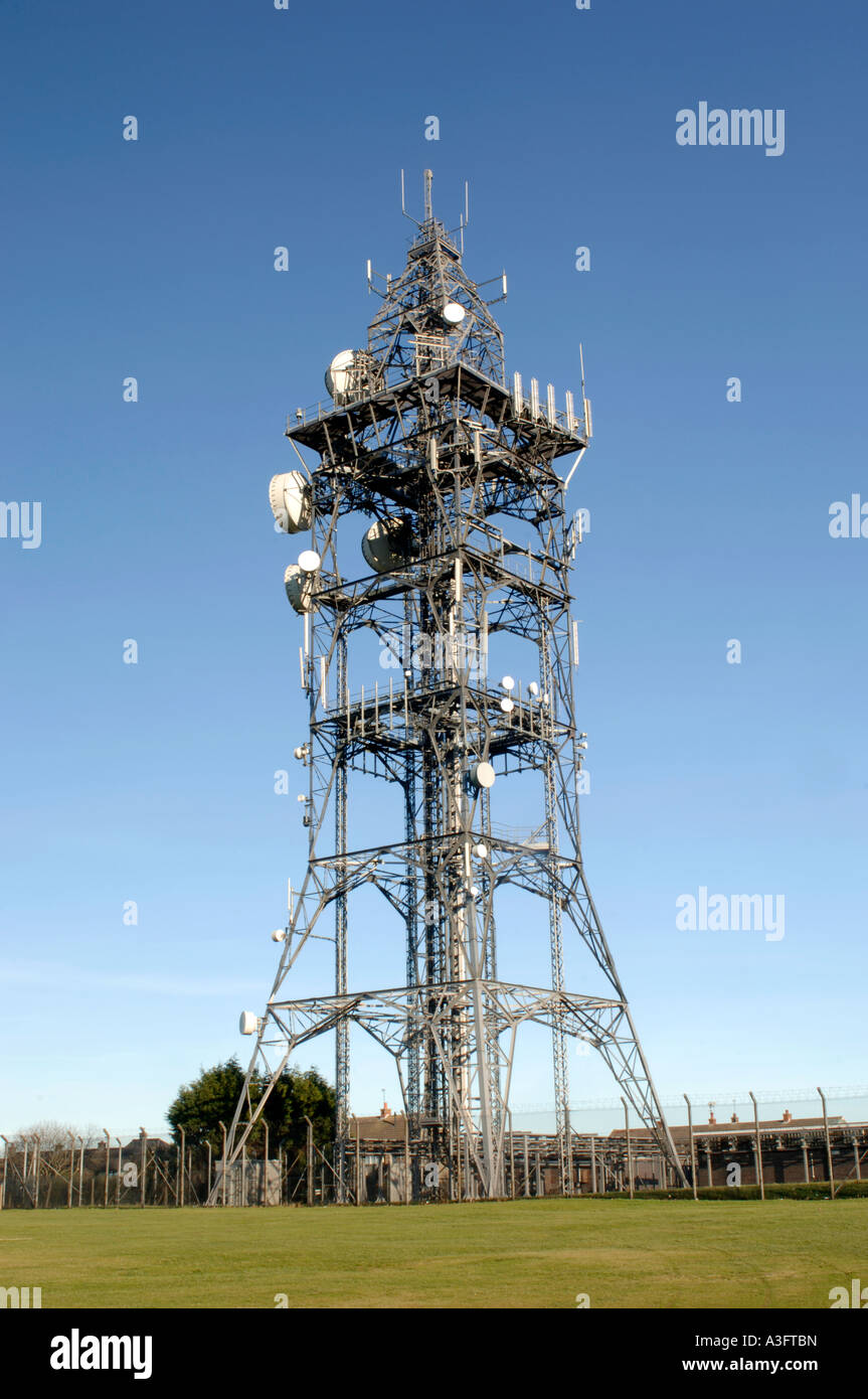 Telecommunications and commercial broadcast mast, Mastrick Aberdeen ...