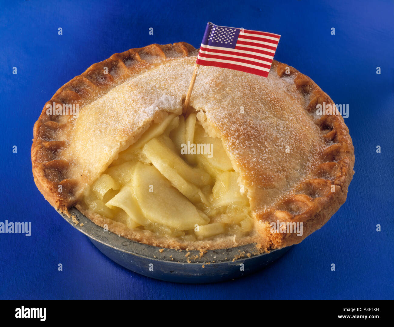 A whole american apple pie Stock Photo - Alamy