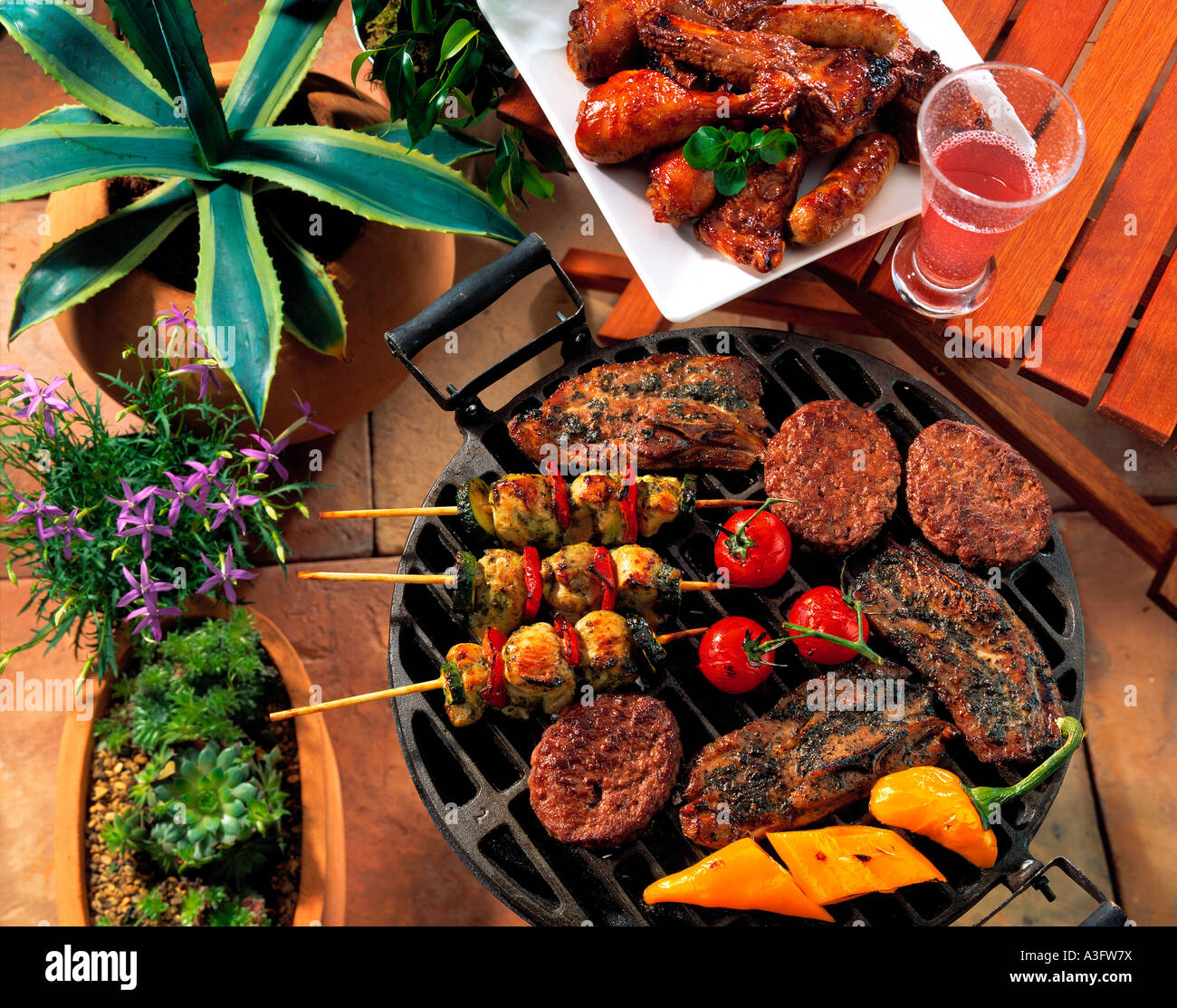 Beef skewers, overhead shot hi-res stock photography and images - Alamy