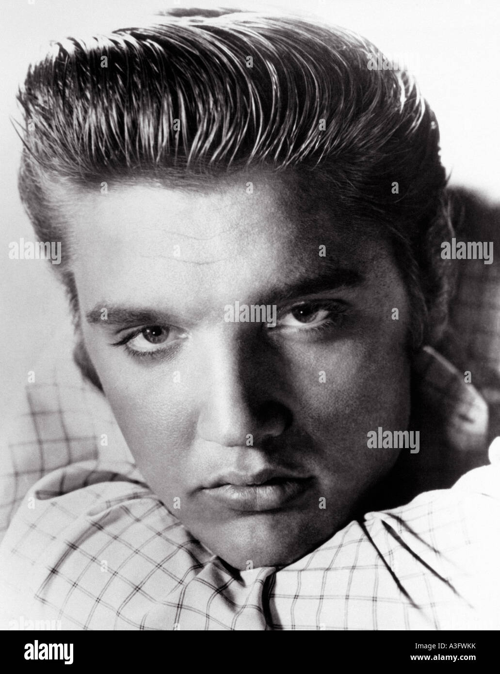 ELVIS PRESLEY US singer actor Stock Photo - Alamy