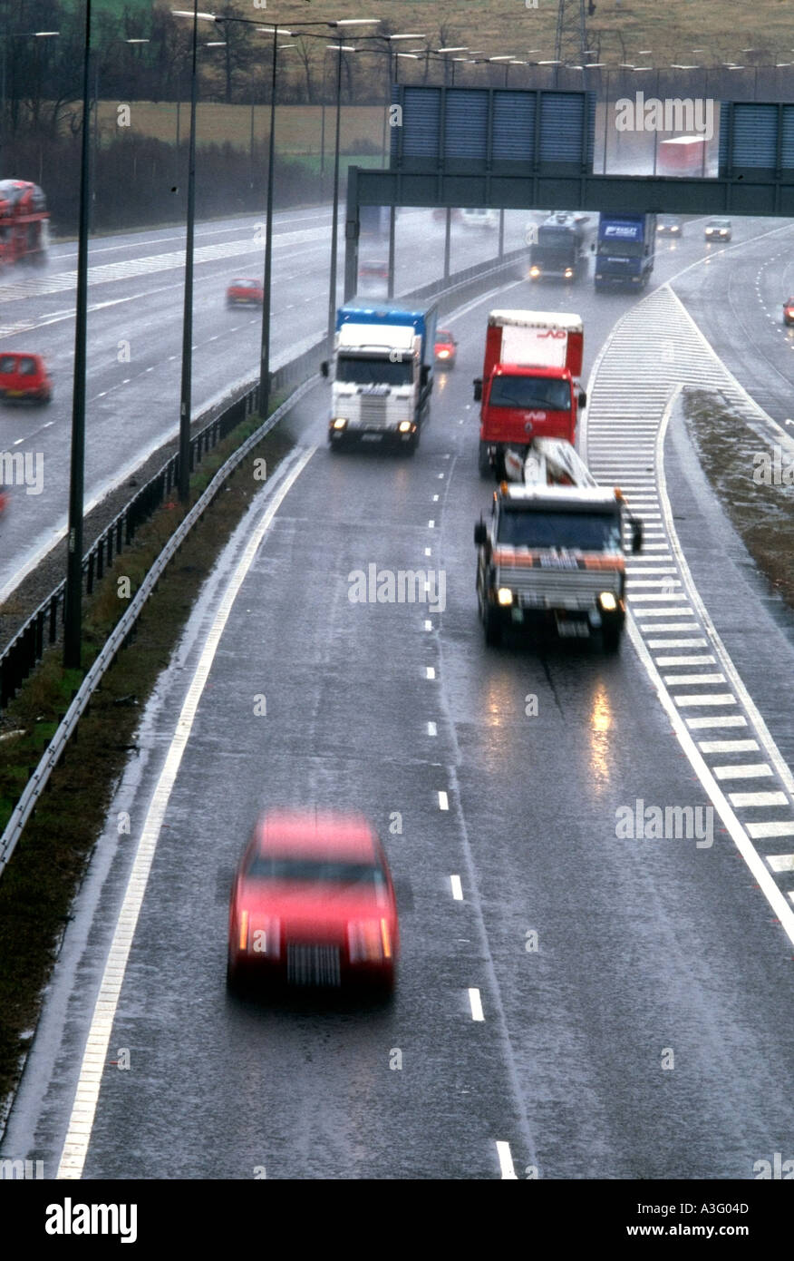 greater outer london m25 motorway m11 interchange in rain Stock Photo ...