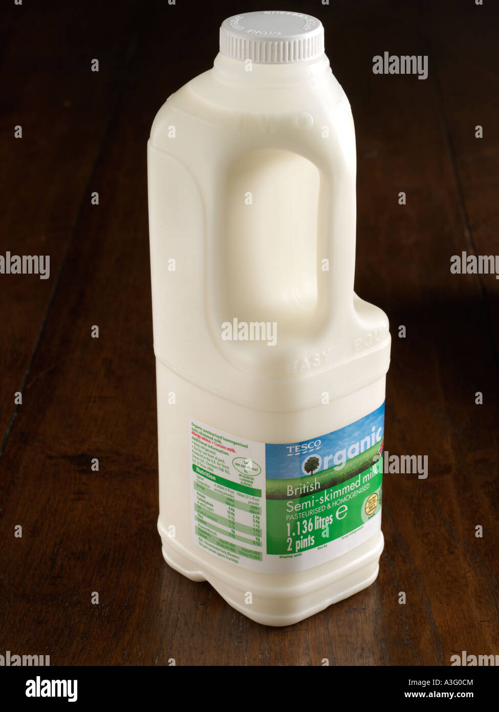 Two pints semi skimmed milk hi-res stock photography and images - Alamy