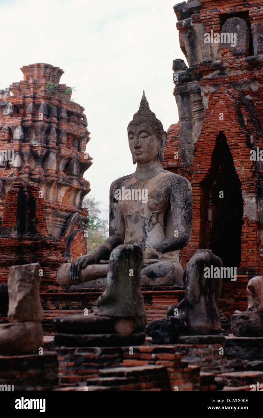 Buddhist ruins ayuthaya thailand hi-res stock photography and images ...