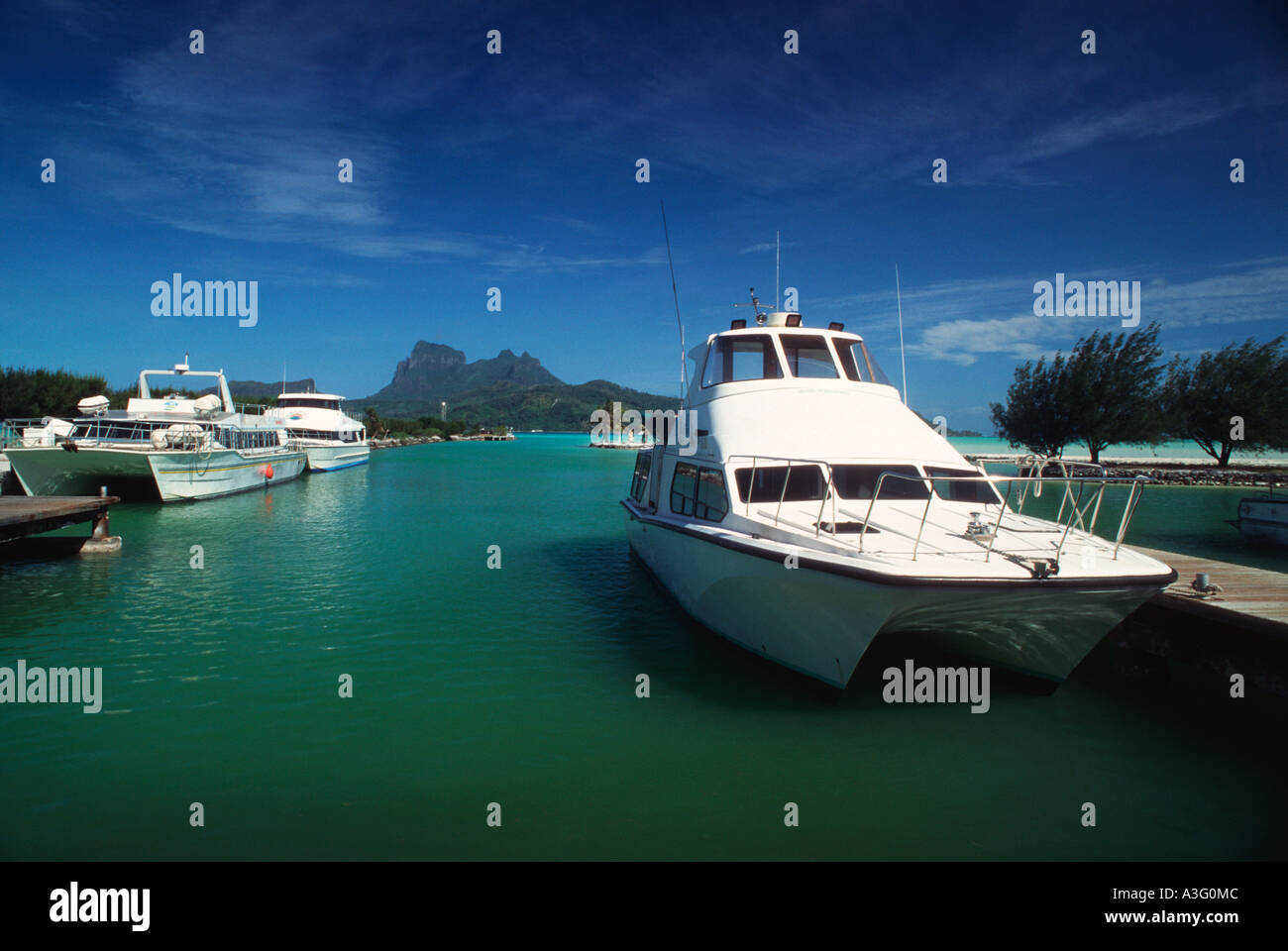 Island transport bora bora hi-res stock photography and images - Alamy