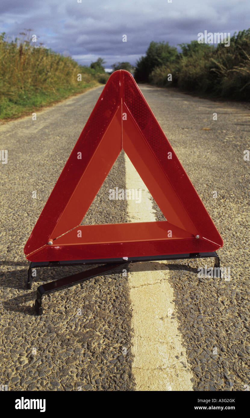 Breakdown warning triangle uk hi-res stock photography and images - Alamy