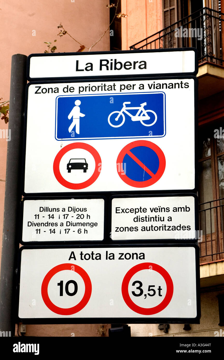 Barcelona La Ribera Barri Gotic Traffic Sign Stock Photo - Alamy