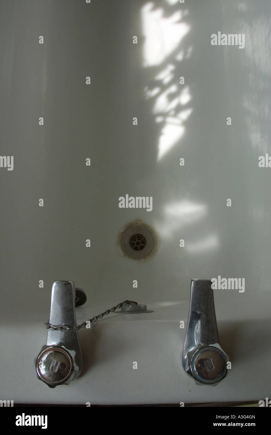 Close up of a bath in sunlight Stock Photo - Alamy