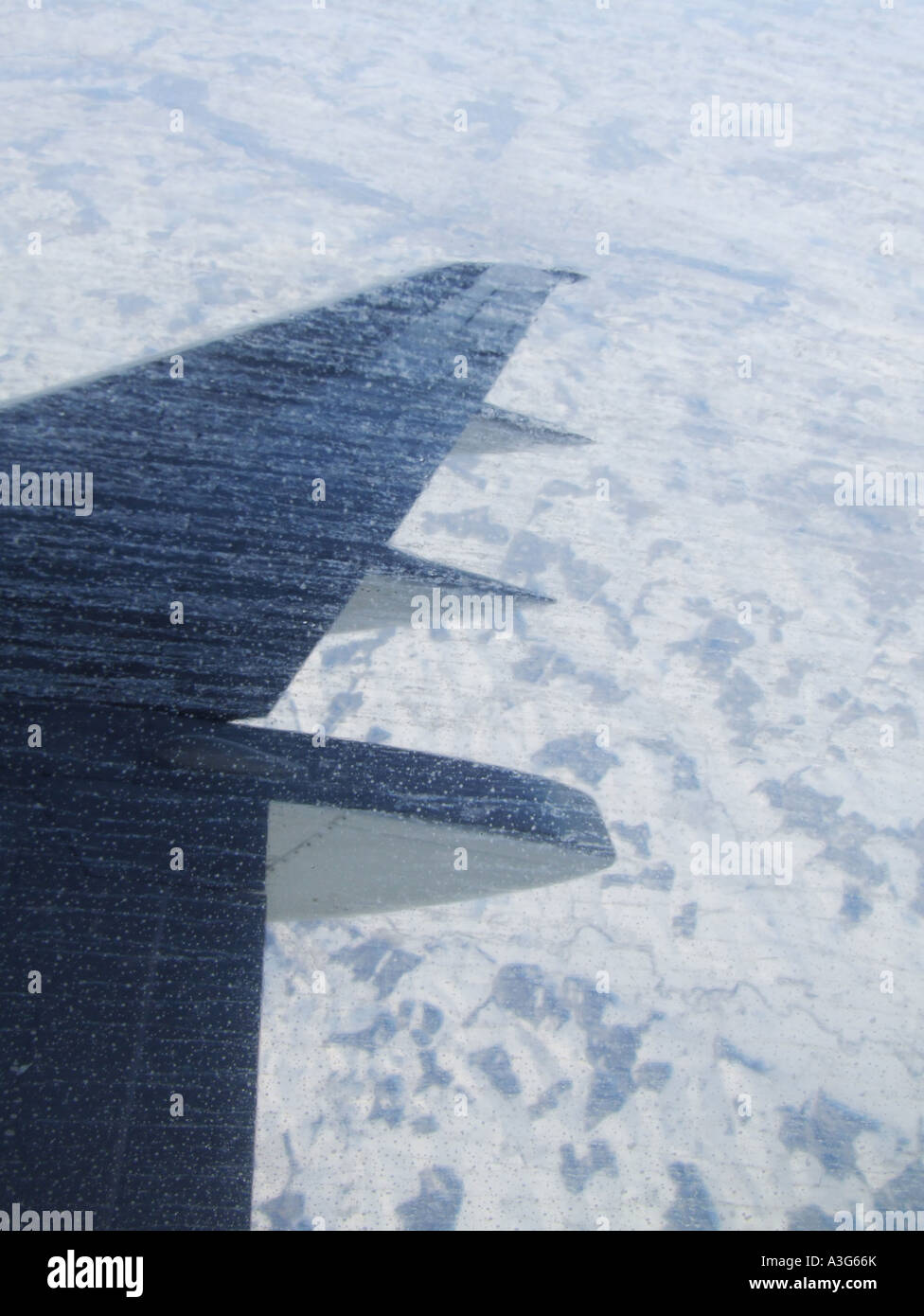 Aircraft wing seen from cabin hi-res stock photography and images - Alamy