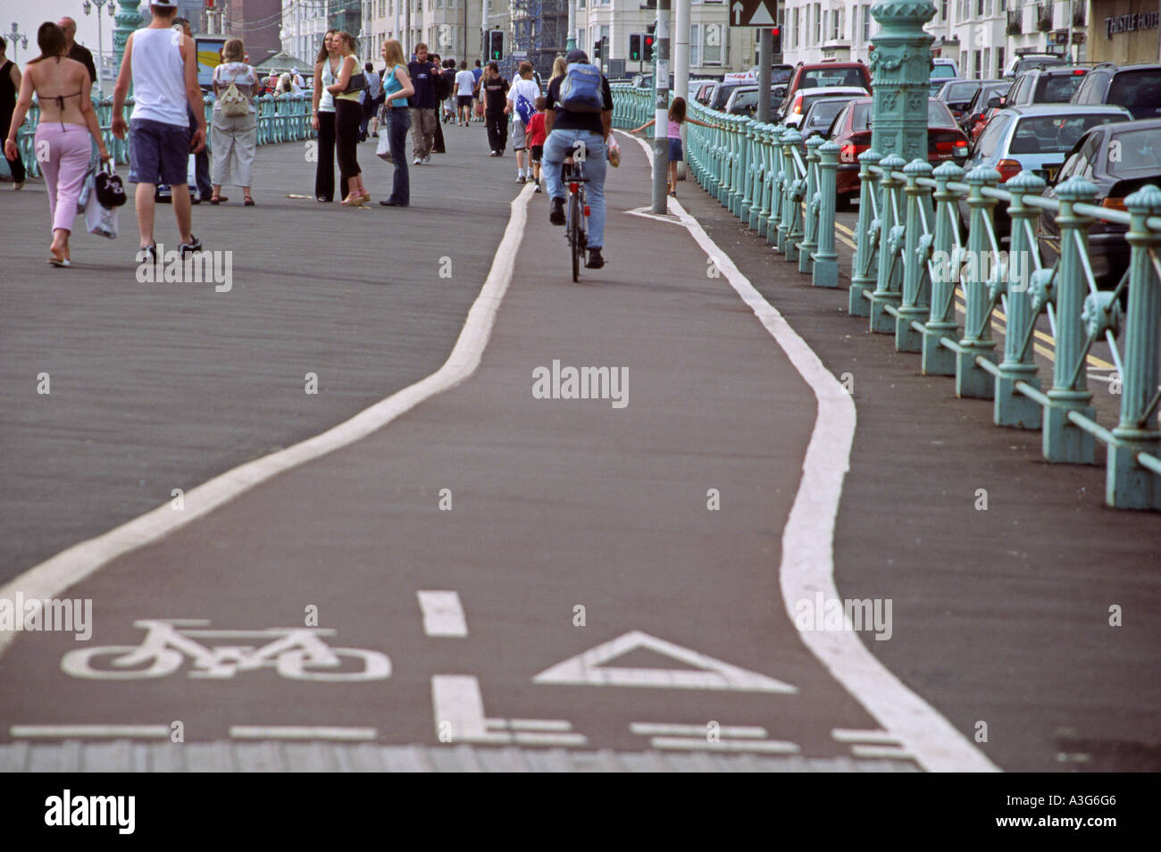 Brighton seaside cycle lane hi-res stock photography and images - Alamy