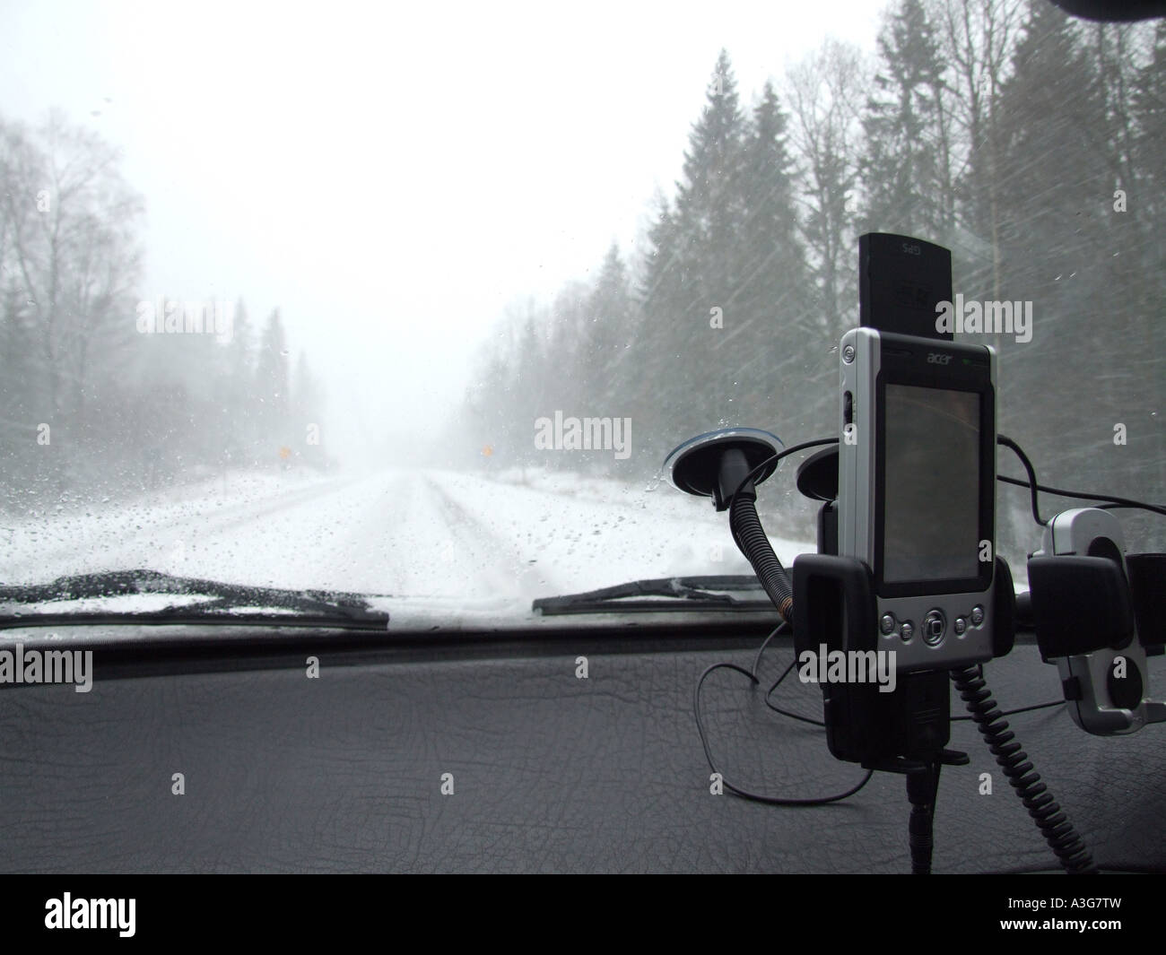 Car navigation weather dash hi-res stock photography and images - Alamy