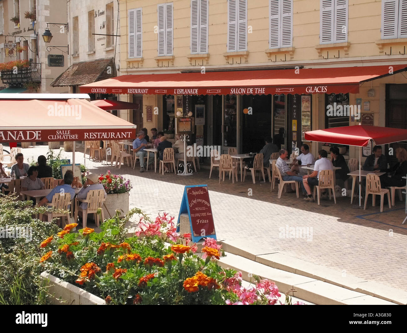 Sancerre france cafe hi-res stock photography and images - Alamy