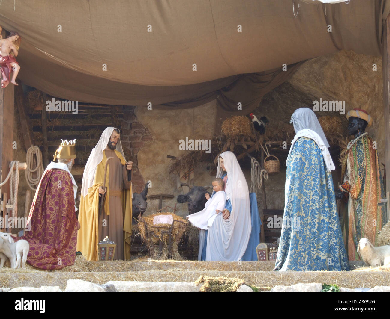 nativity scene in vatican sqaure, rome Stock Photo - Alamy