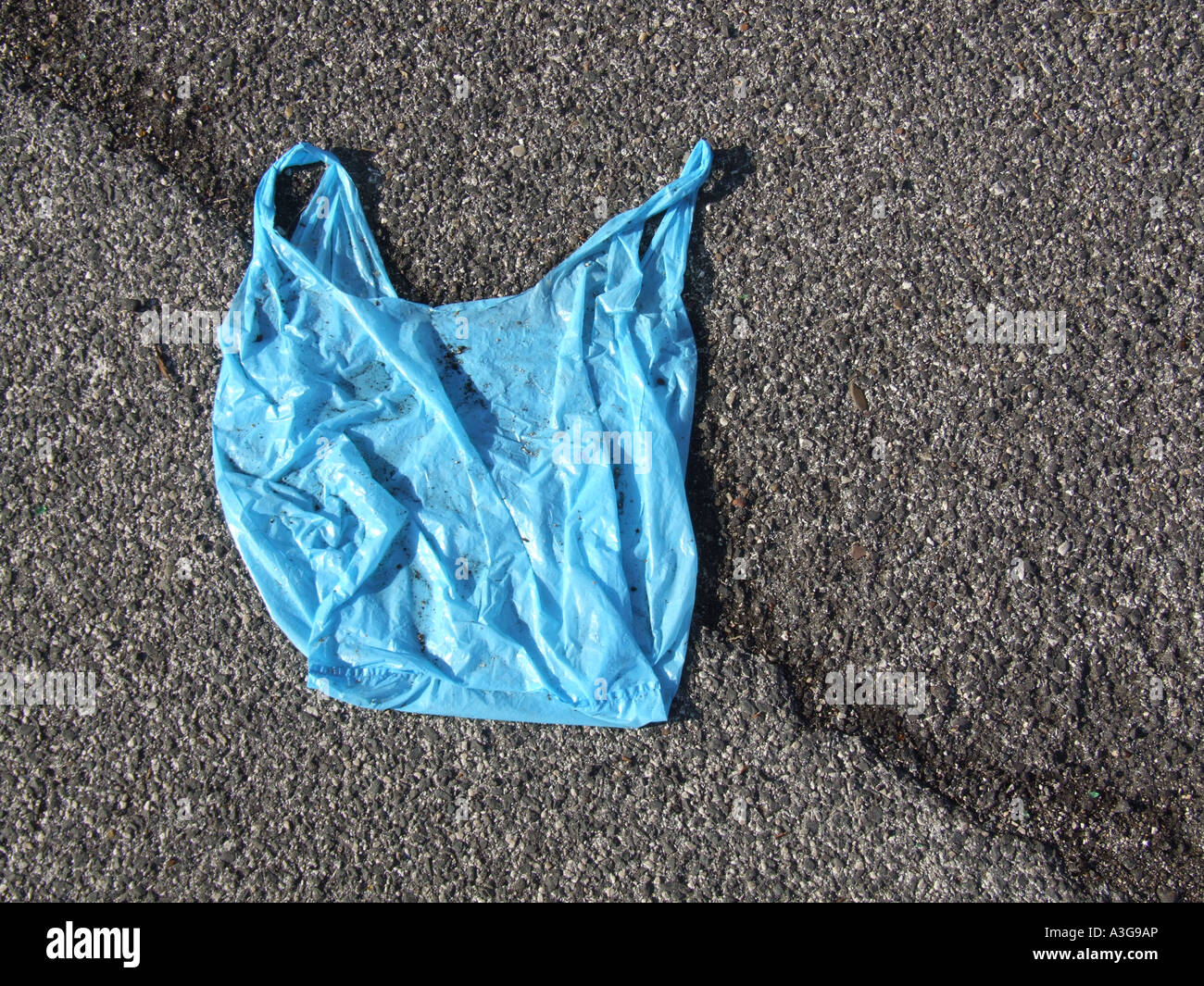 empty plastic shopping carrier bag Stock Photo - Alamy