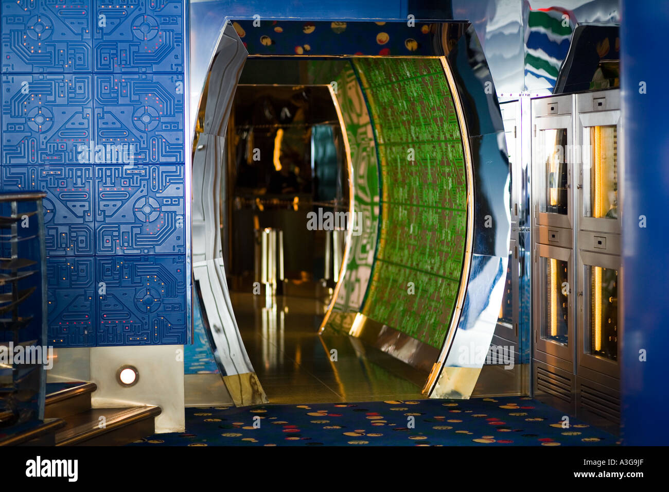 "Burj Al-Arab" Hotel, Dubai UAE - High-tech Entrance/Exit to restaurant ...