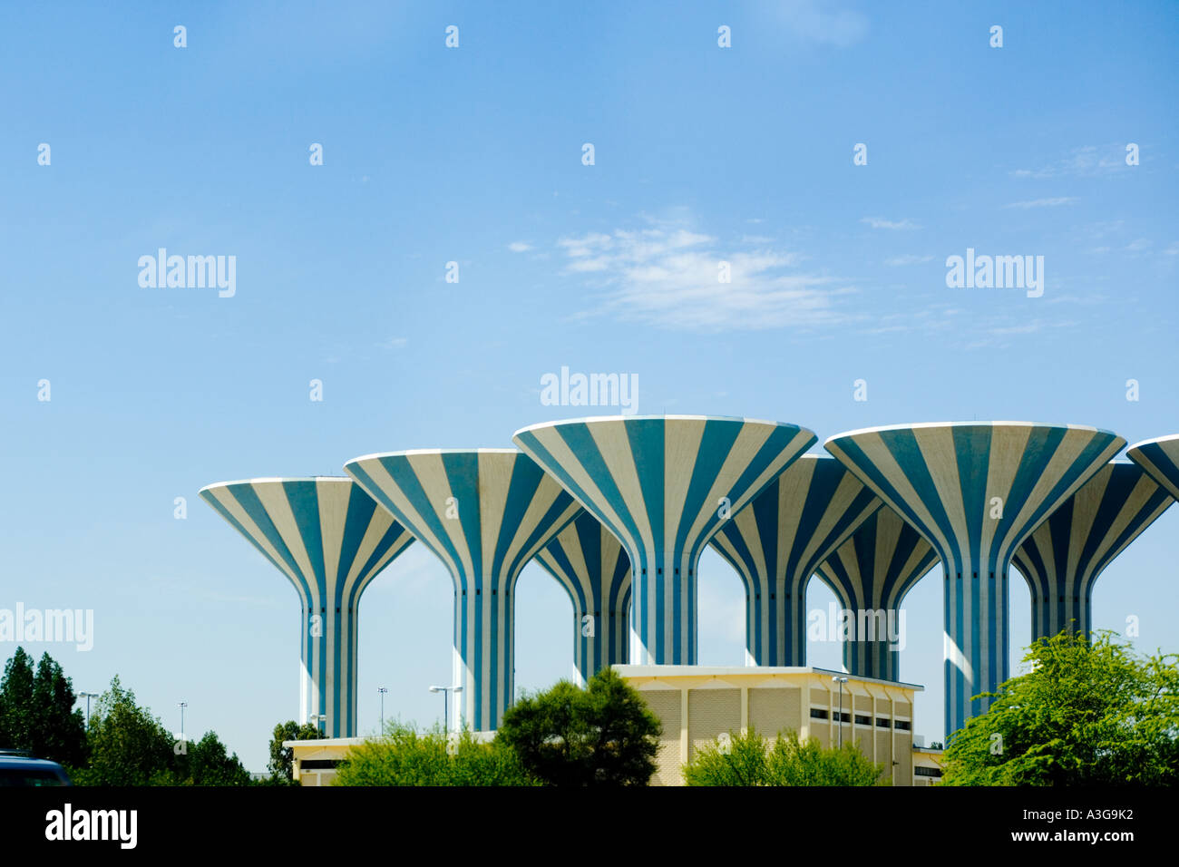 Structures of kuwait hi-res stock photography and images - Alamy