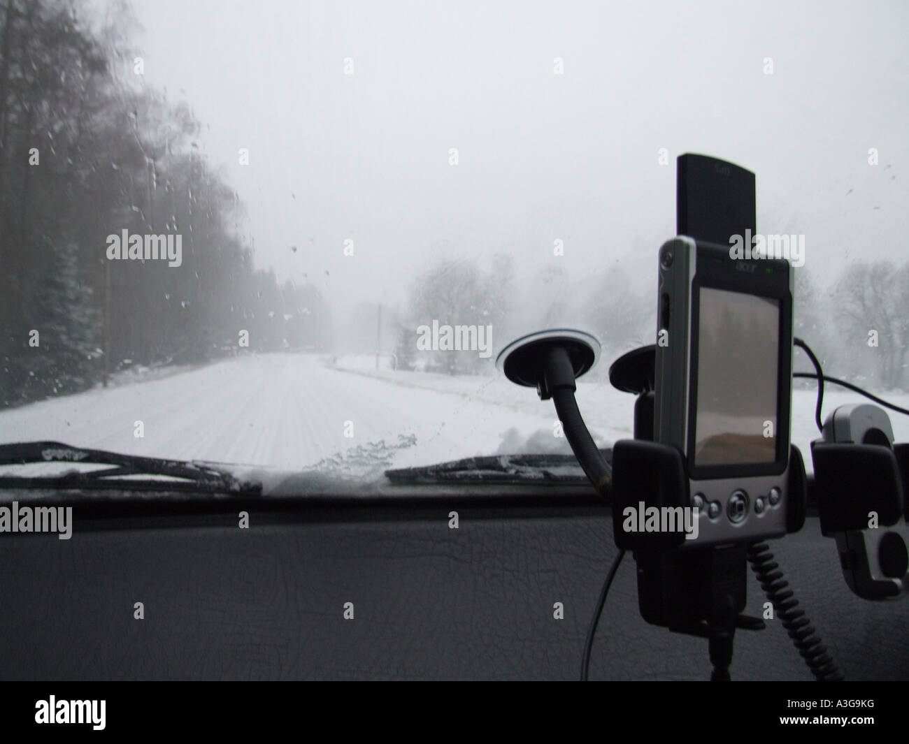 Car navigation weather dash hi-res stock photography and images - Alamy