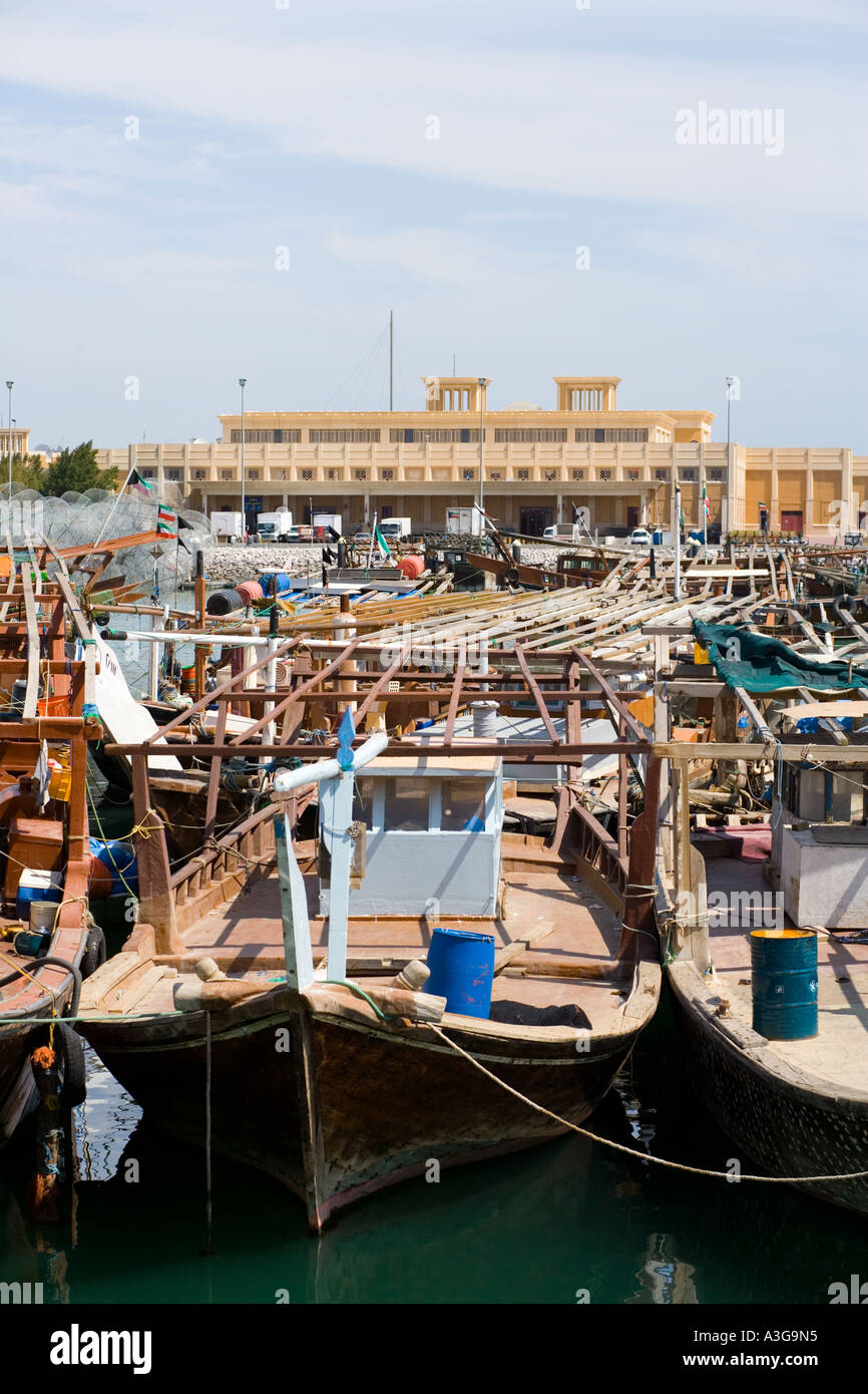 Kuwait - Boats in harbour near Fish Market Stock Photo - Alamy