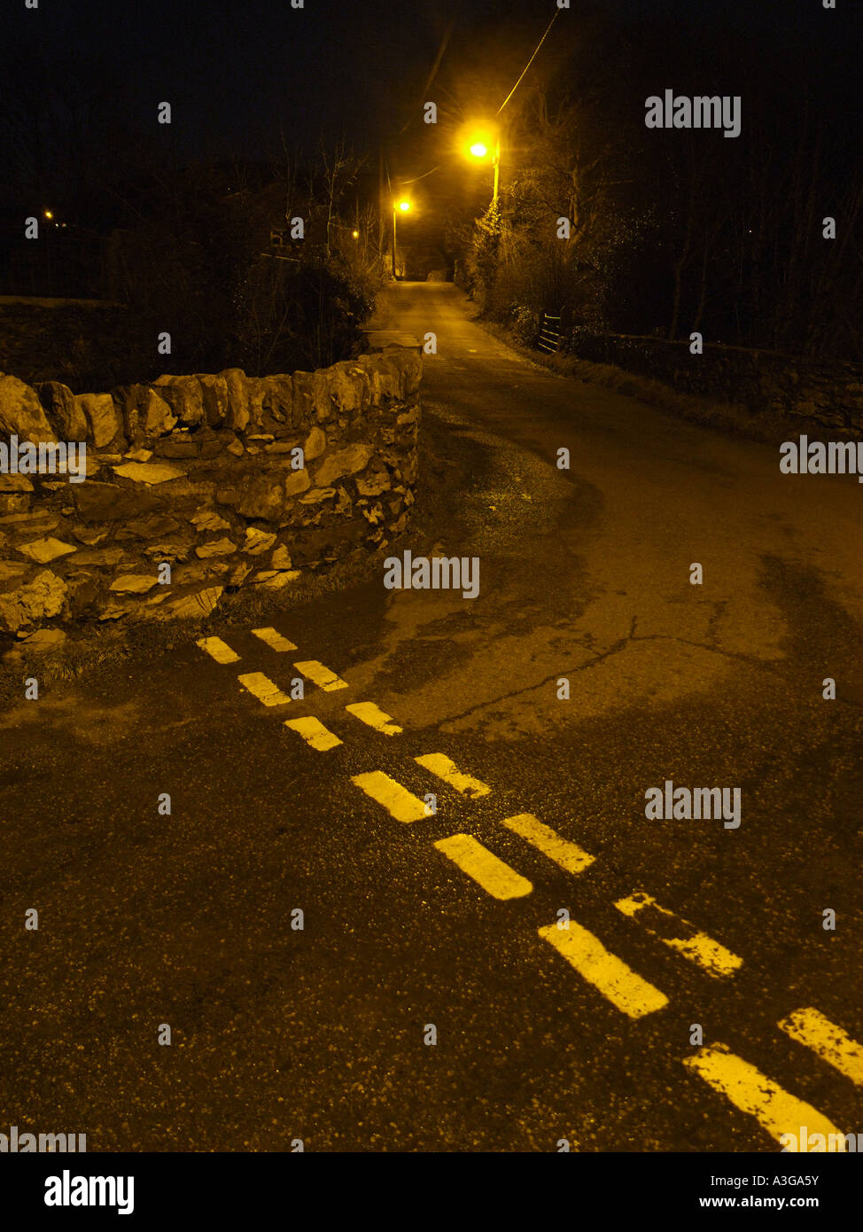 Junction country road markings hi-res stock photography and images - Alamy