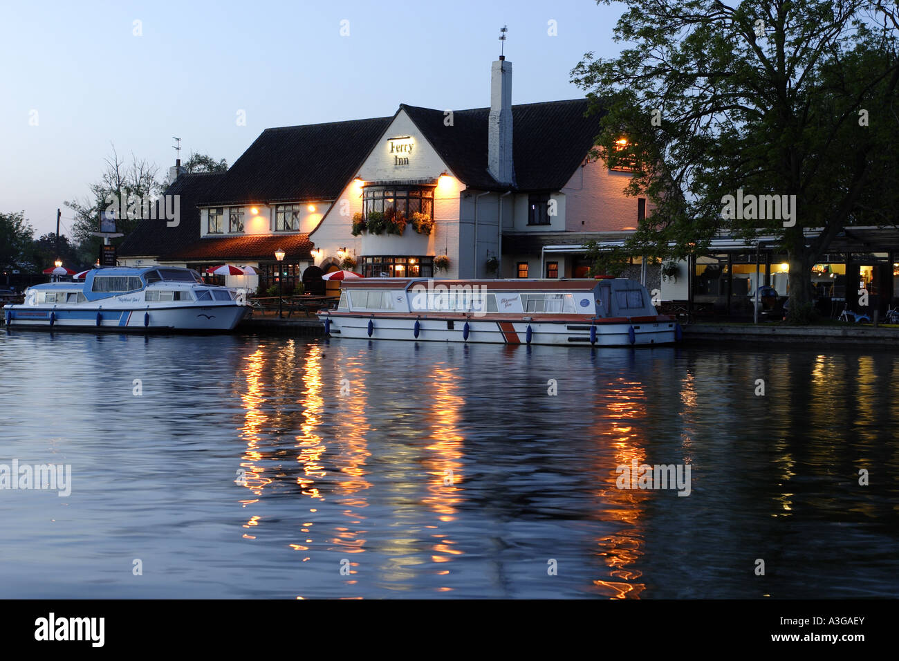 The Ferry Inn at Horning on the River Bure, The Broads in Norfolk Stock ...