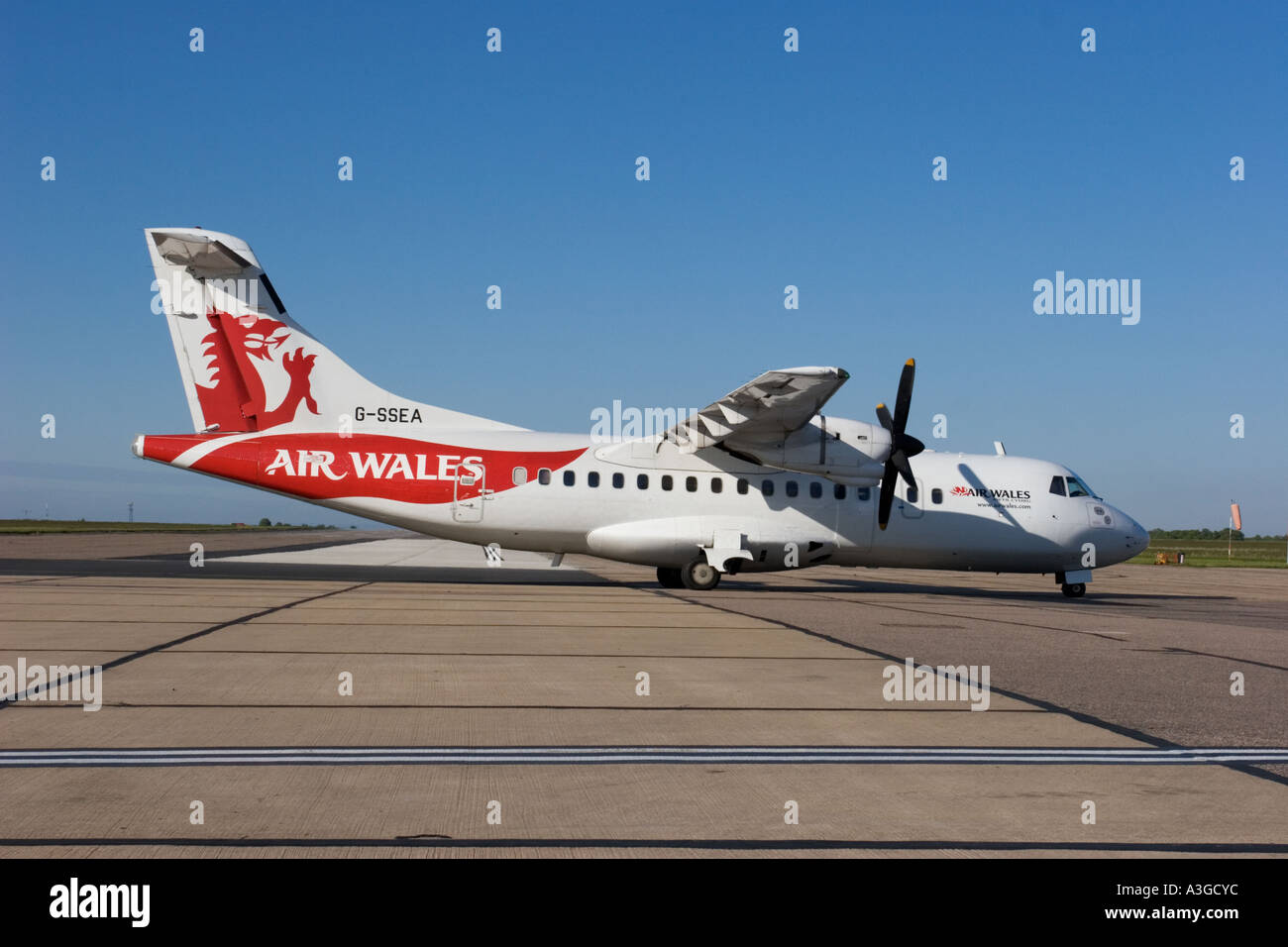 Atr42 hi-res stock photography and images - Alamy