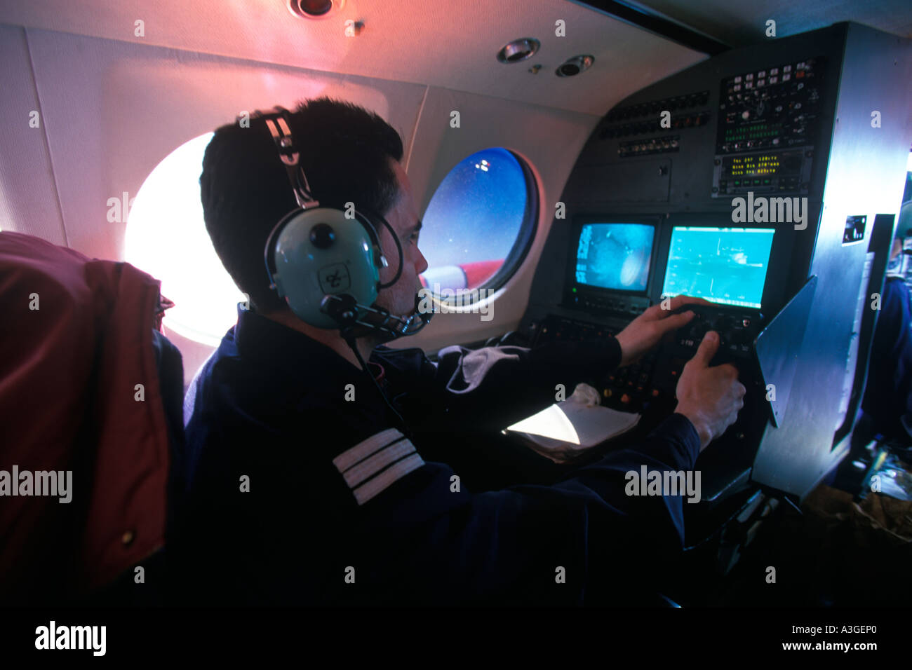 Radar operator hi-res stock photography and images - Alamy