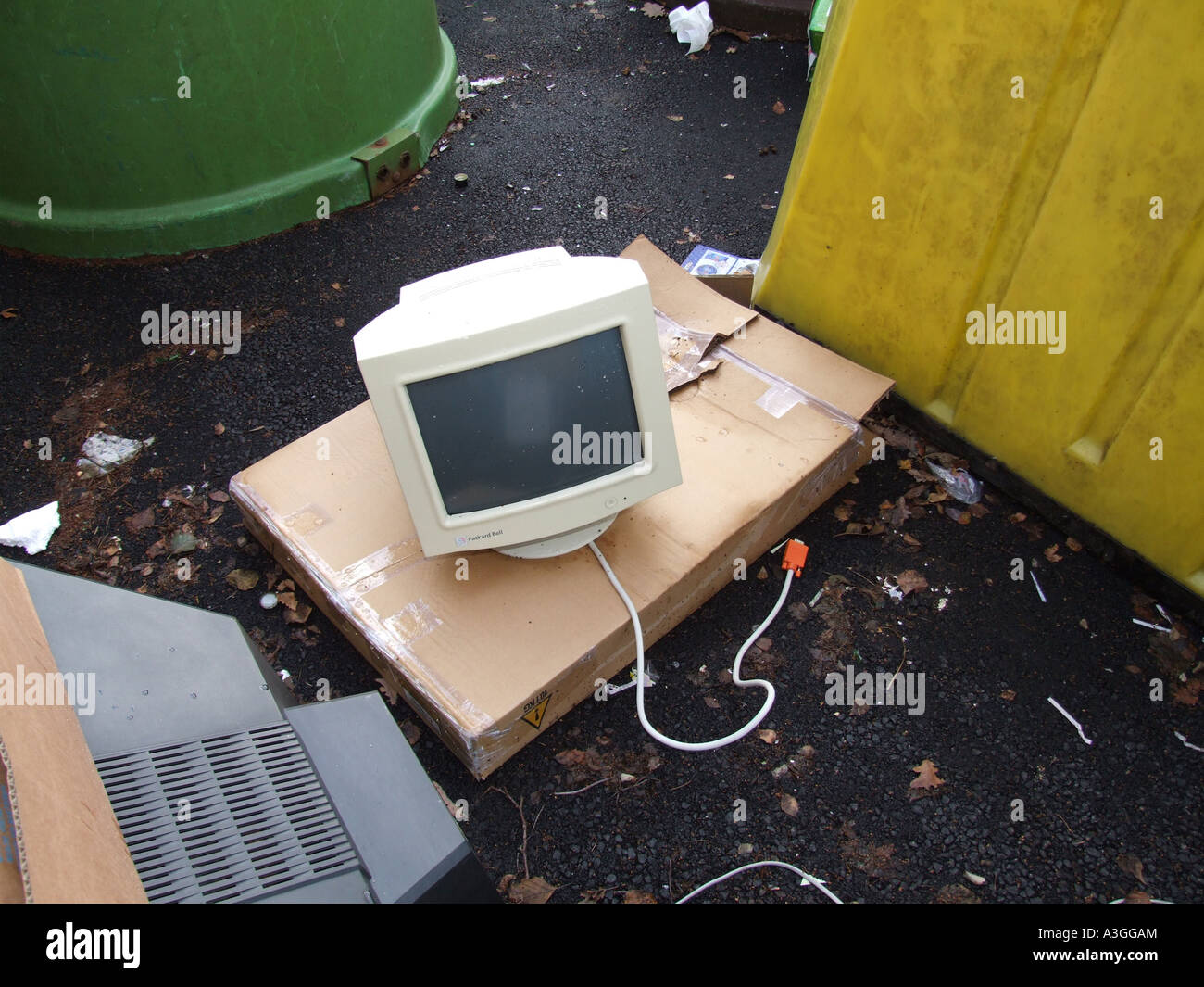 Old dirty crt computer monitor hi-res stock photography and images - Alamy