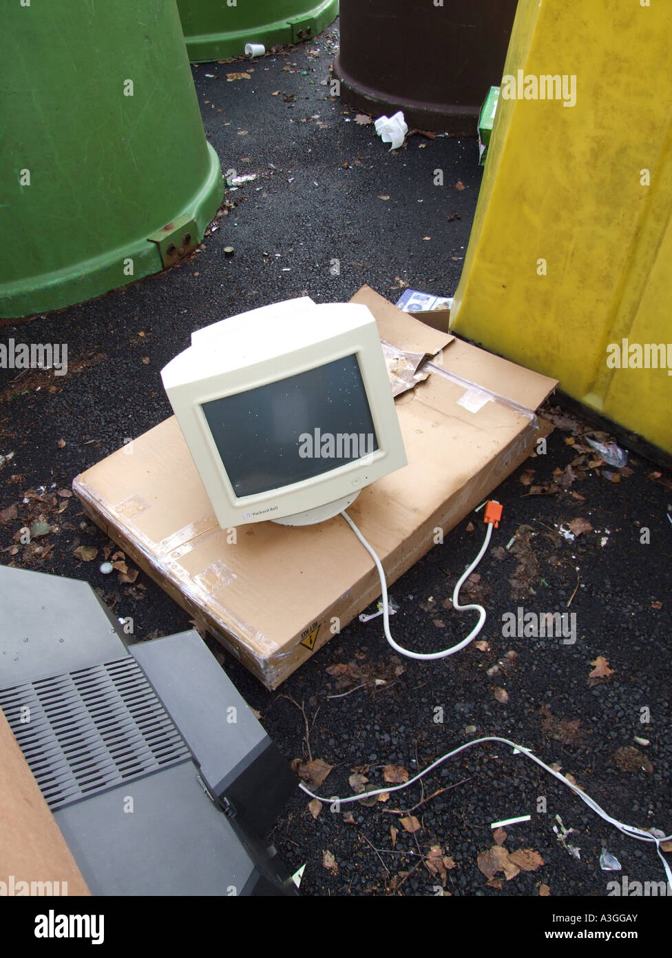 Old dirty crt computer monitor hi-res stock photography and images - Alamy