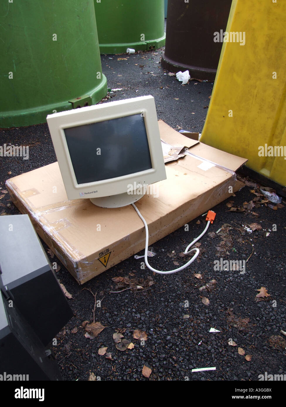 Old dirty crt computer monitor hi-res stock photography and images - Alamy
