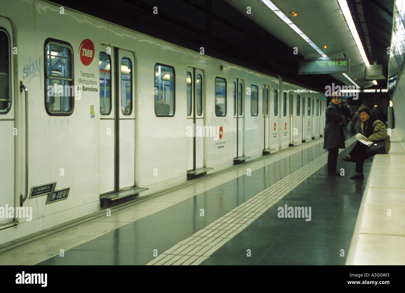 Barcelona Metro system Stock Photo - Alamy