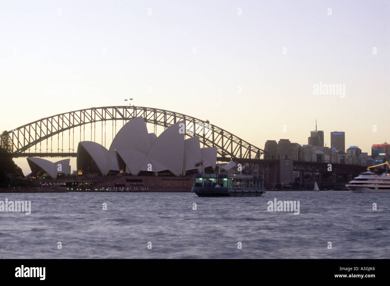 1973 queen sydney opera house hi-res stock photography and images - Alamy