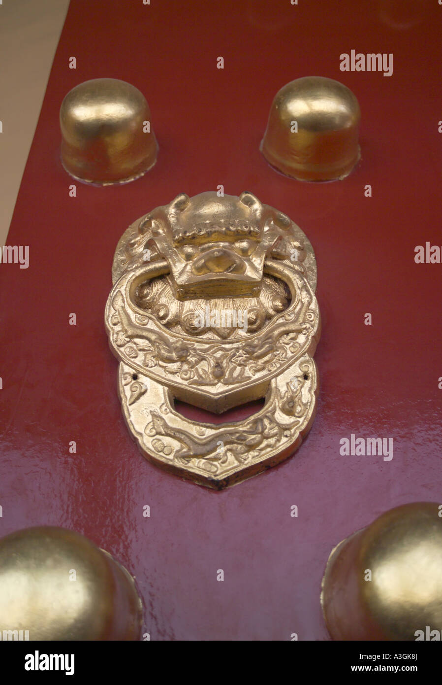 gold door knocker Stock Photo - Alamy