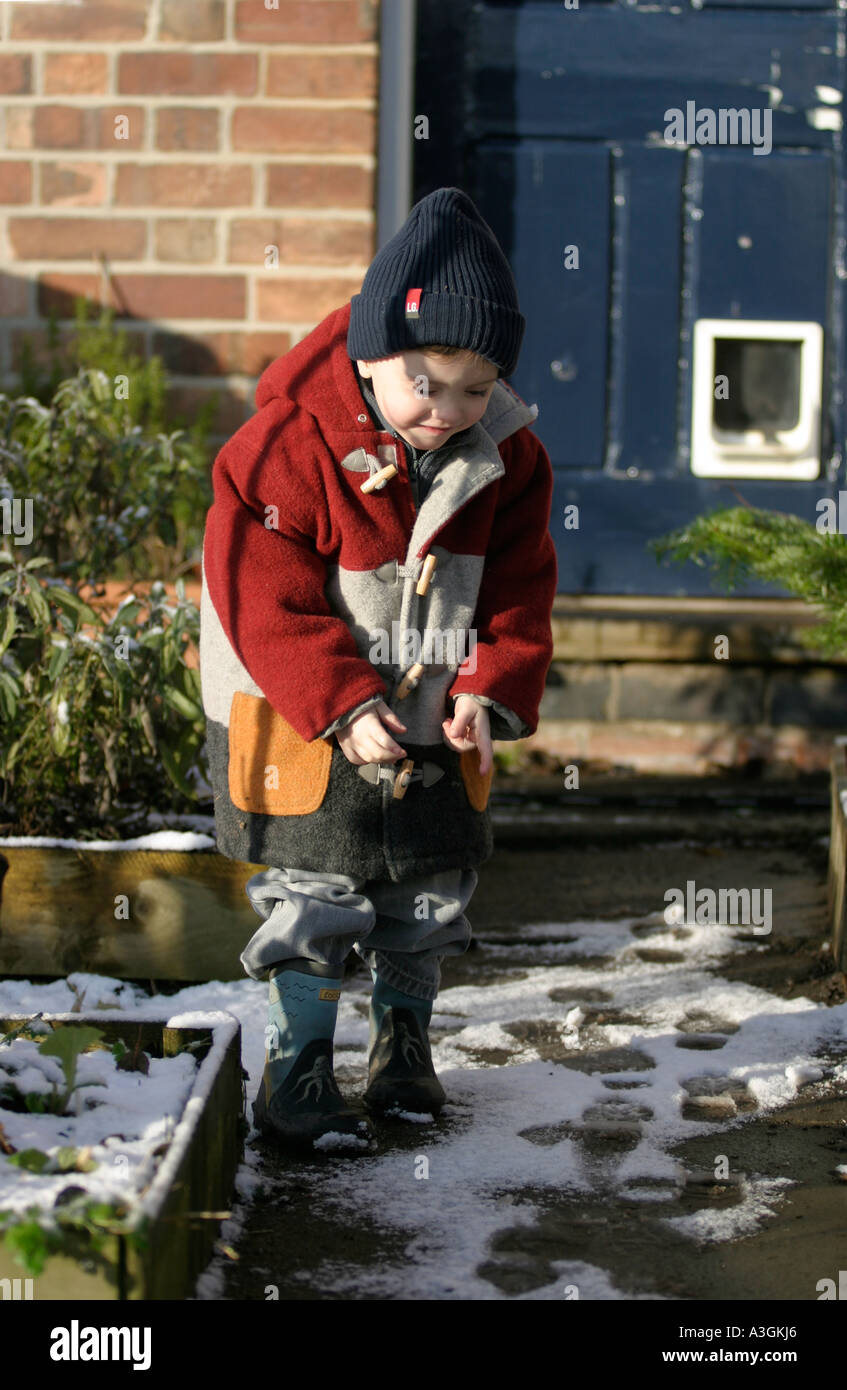 Lewis aged four in his first snow Stock Photo - Alamy