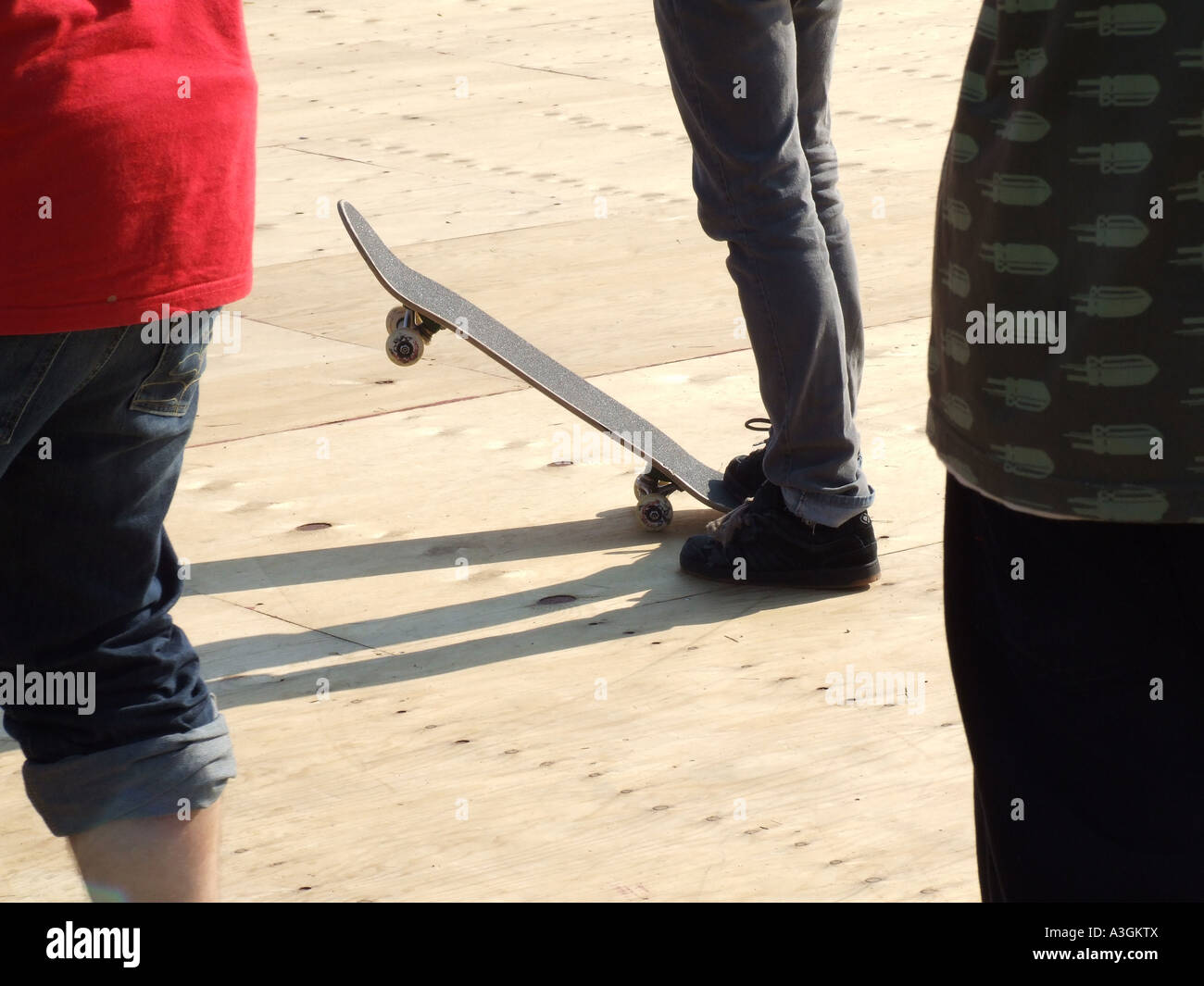 kids at skateboard play ground area park Stock Photo - Alamy