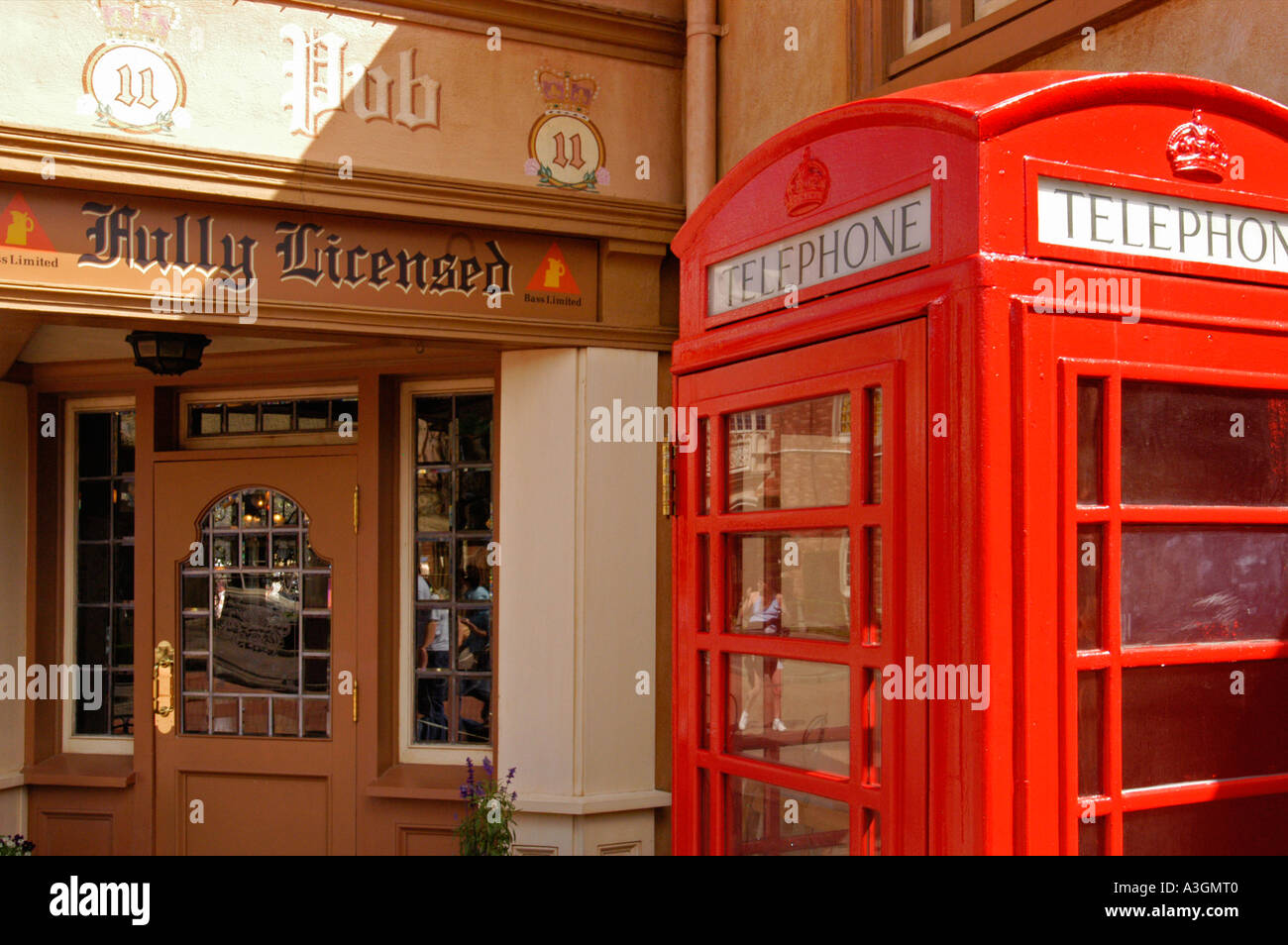 A red phone booth Stock Photo - Alamy