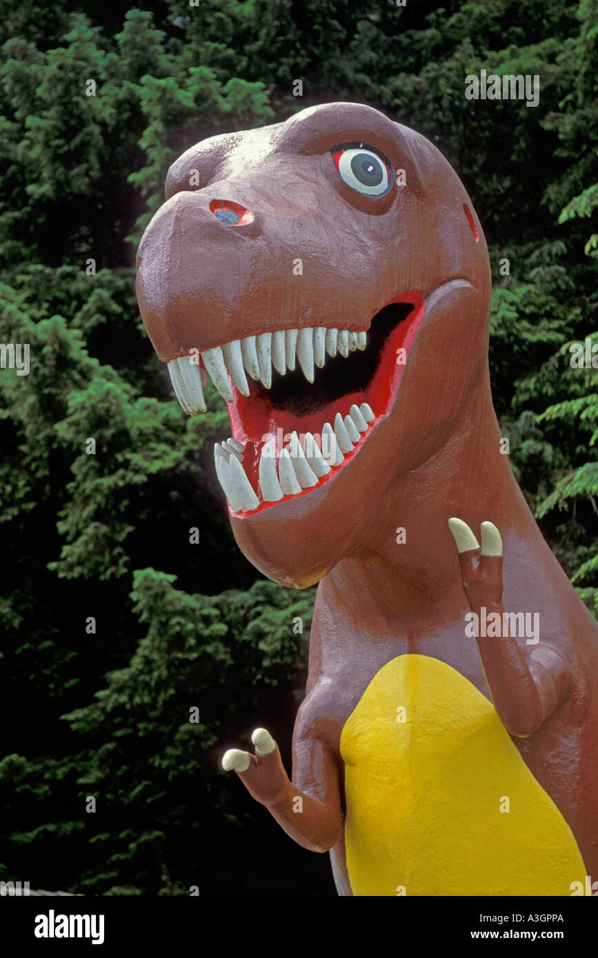 Dinosaur statue at Prehistoric Gardens visitor attraction on Hwy 101 ...