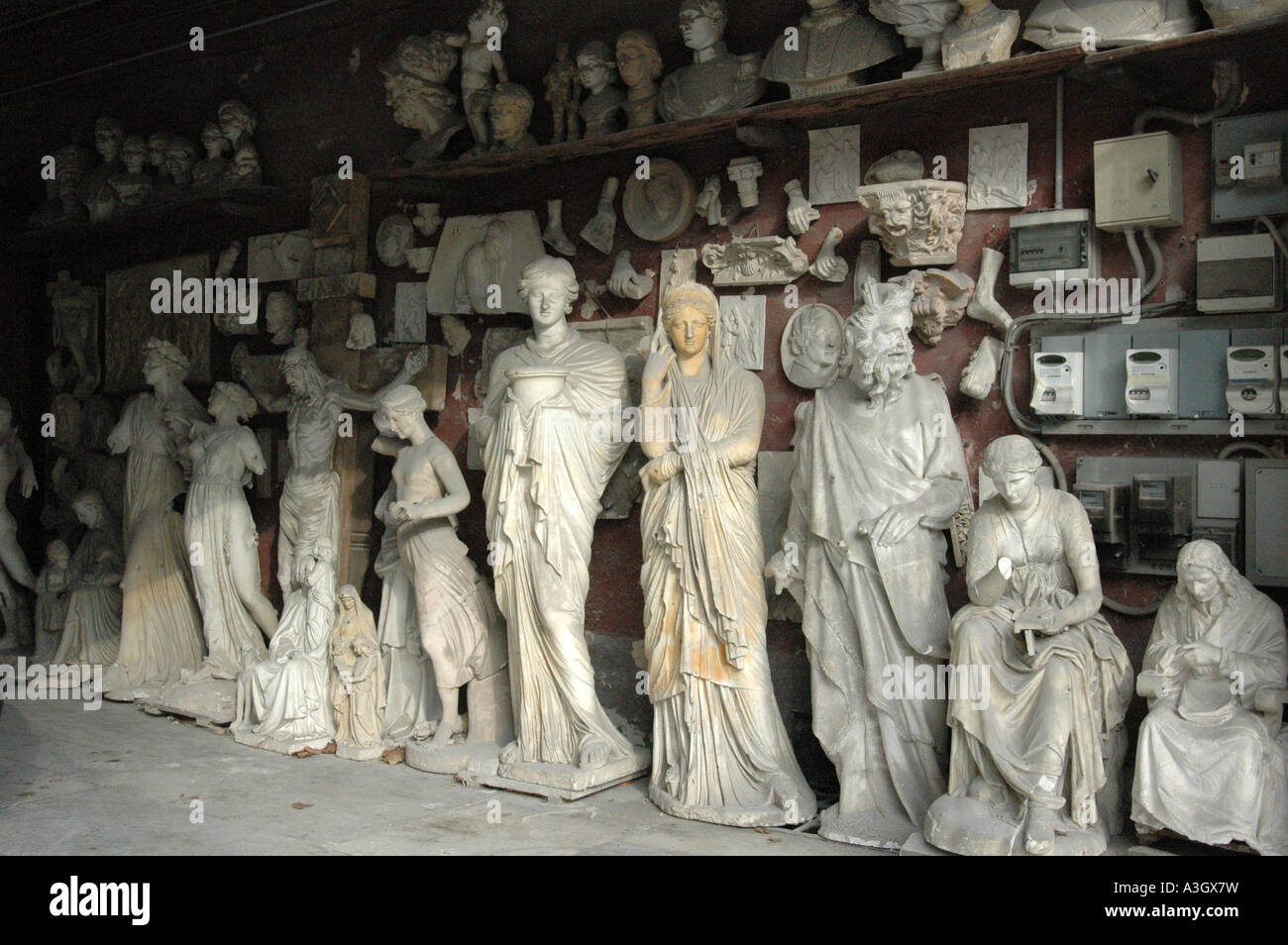 Plaster models hi-res stock photography and images - Alamy