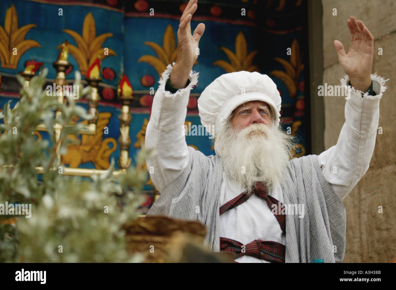 Jewish temple priest hi-res stock photography and images - Alamy