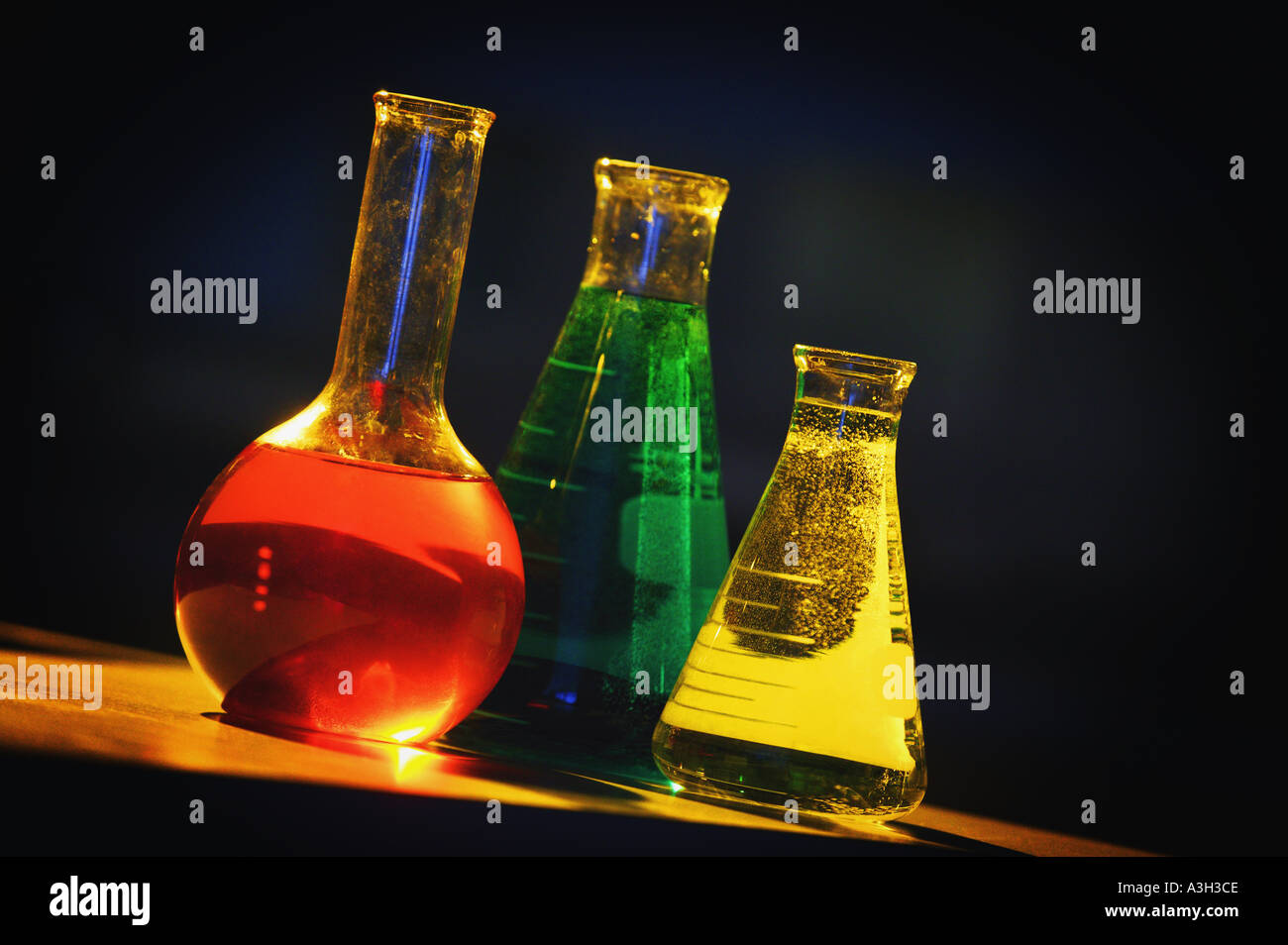 Science concoction and beakers hi-res stock photography and images - Alamy