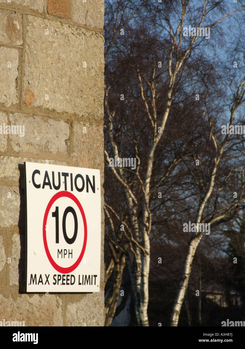 speed limit road sign Stock Photo - Alamy