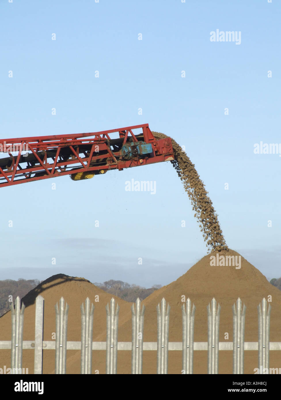 Trawler lifting gear hi-res stock photography and images - Alamy