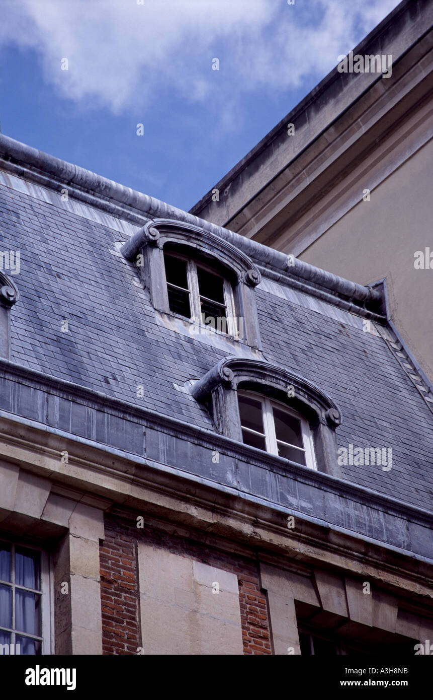 Chateau de Versailles: Palace roof window detail Stock Photo - Alamy
