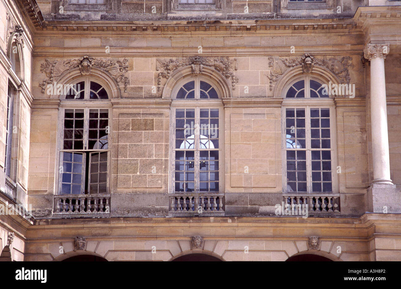 Chateau de Versailles: Palace Window detail Stock Photo - Alamy