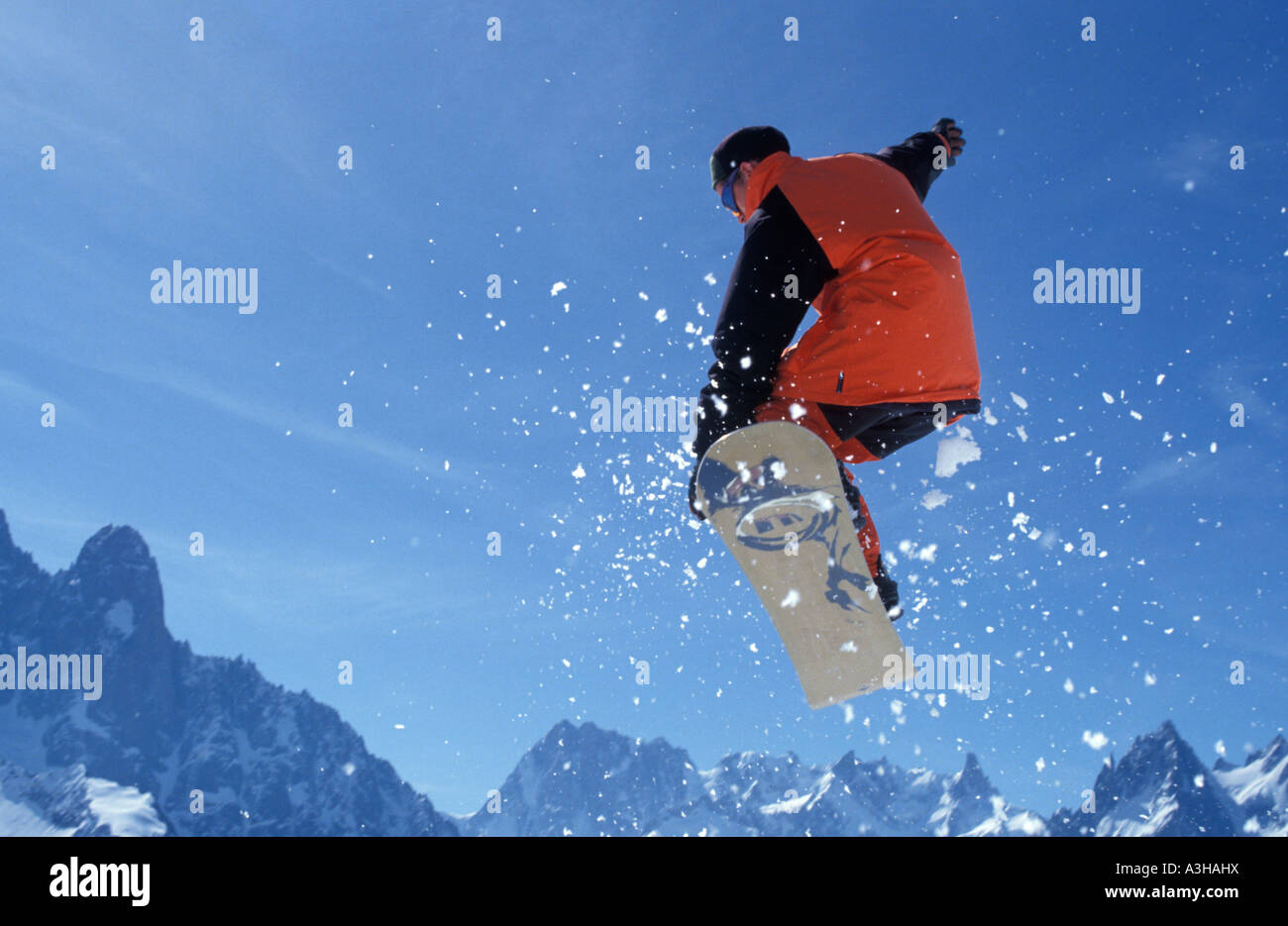 Snowboarder taking air hi-res stock photography and images - Alamy