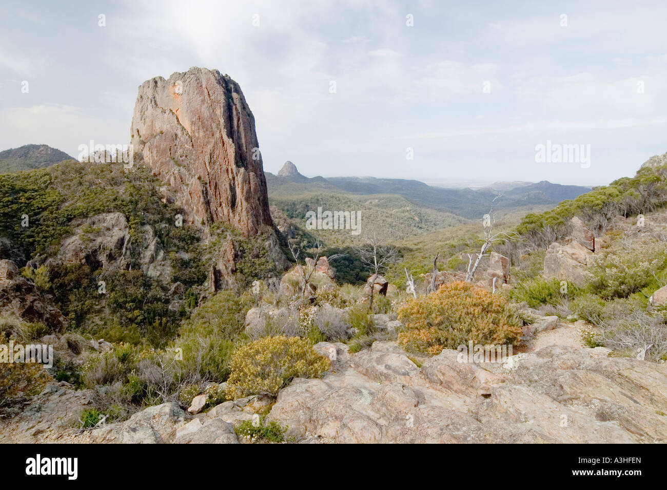 Crater Bluff spectacular volcanic rock formations in the Warrumbungles ...