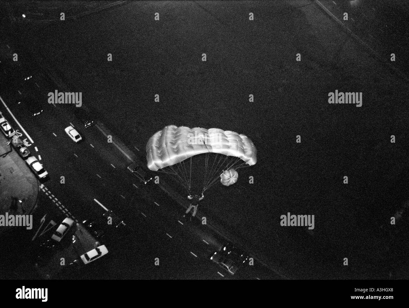 Russell Powell BASE Jumping at night off Hilton Hotel Hyde Park London ...