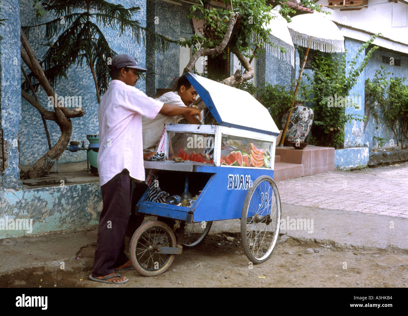 Selling watermelon pieces hi-res stock photography and images - Alamy