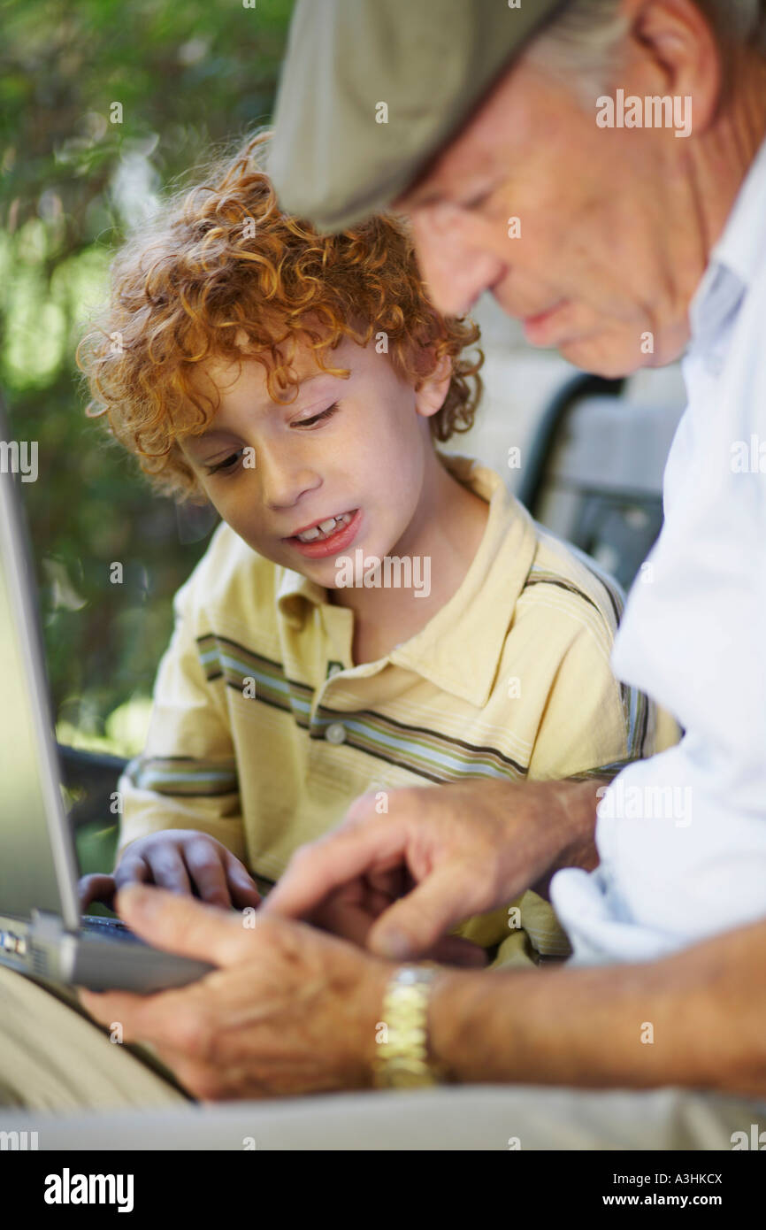 Old man flat cap profile hi-res stock photography and images - Alamy