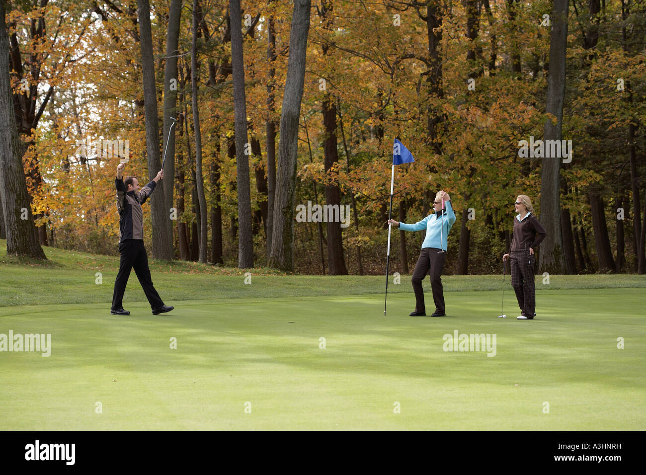 Teen girl playing golf hi-res stock photography and images - Alamy