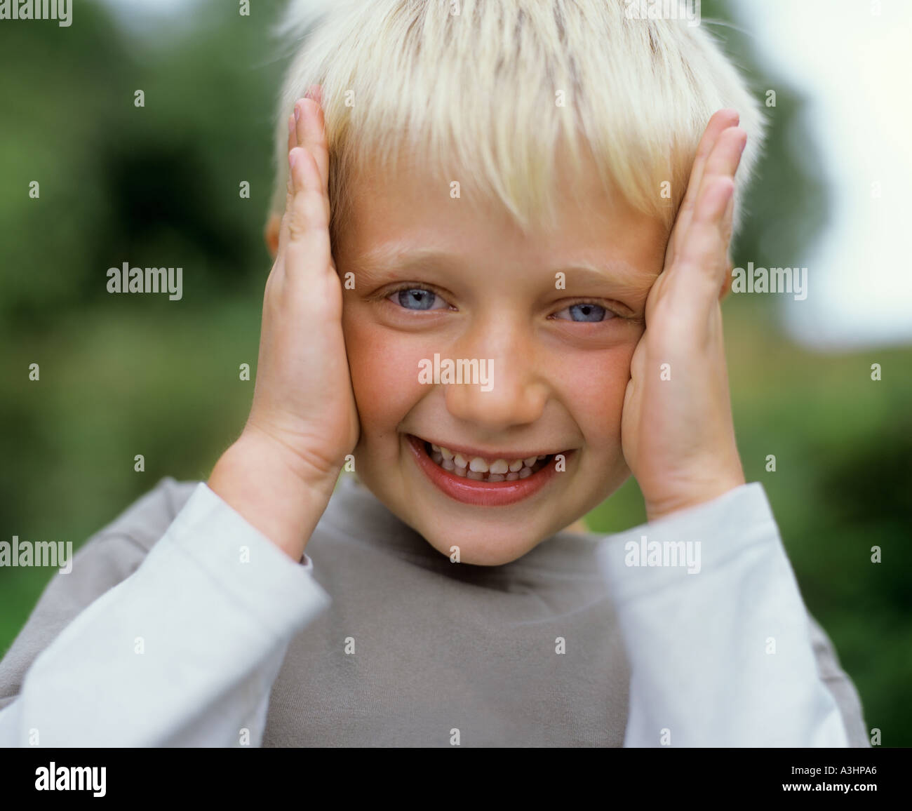Child peeping outside hi-res stock photography and images - Alamy